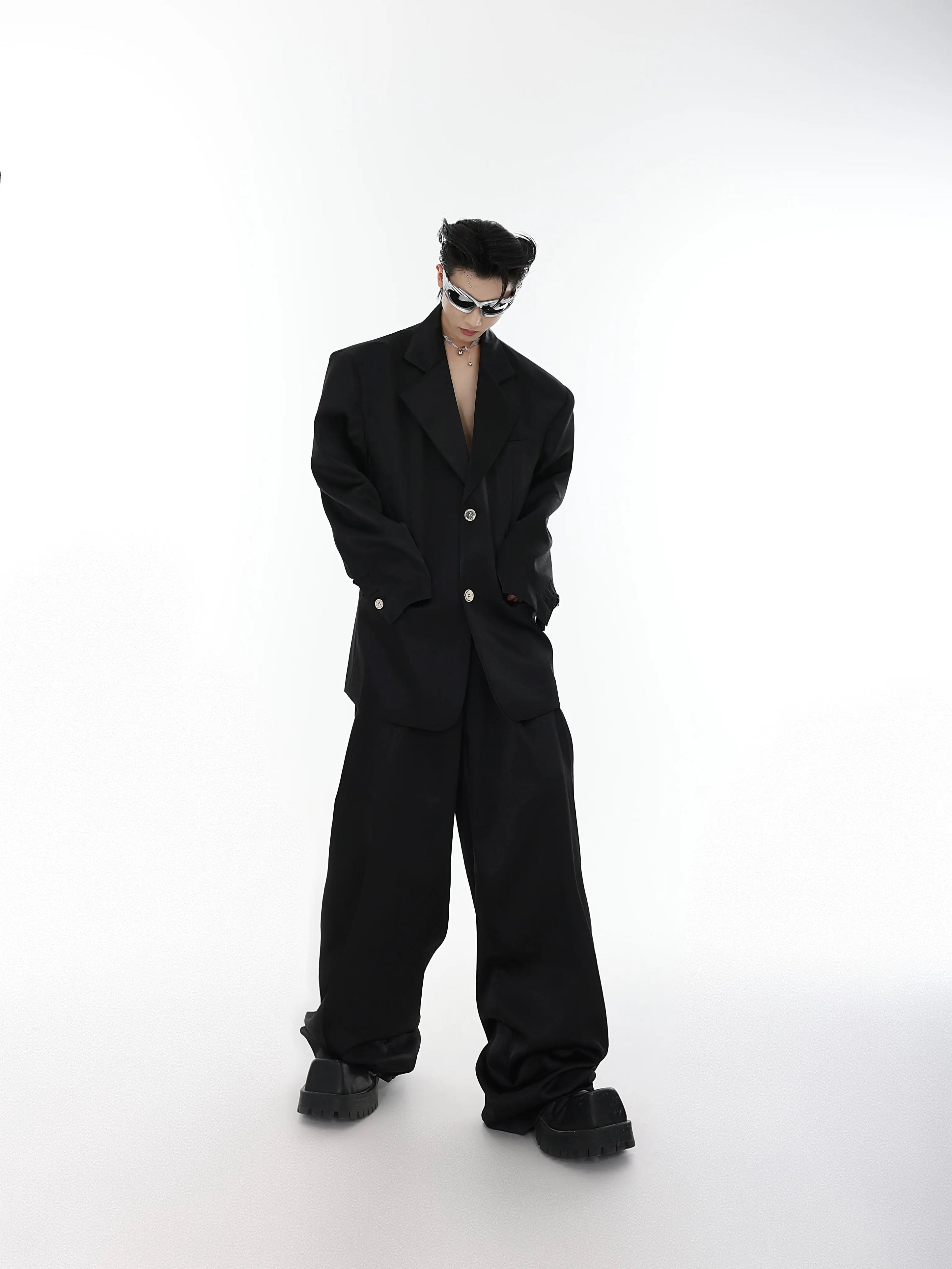 Effortlessly Chic: Simple Shoulder Pad Suit – ArtsKoreanMan